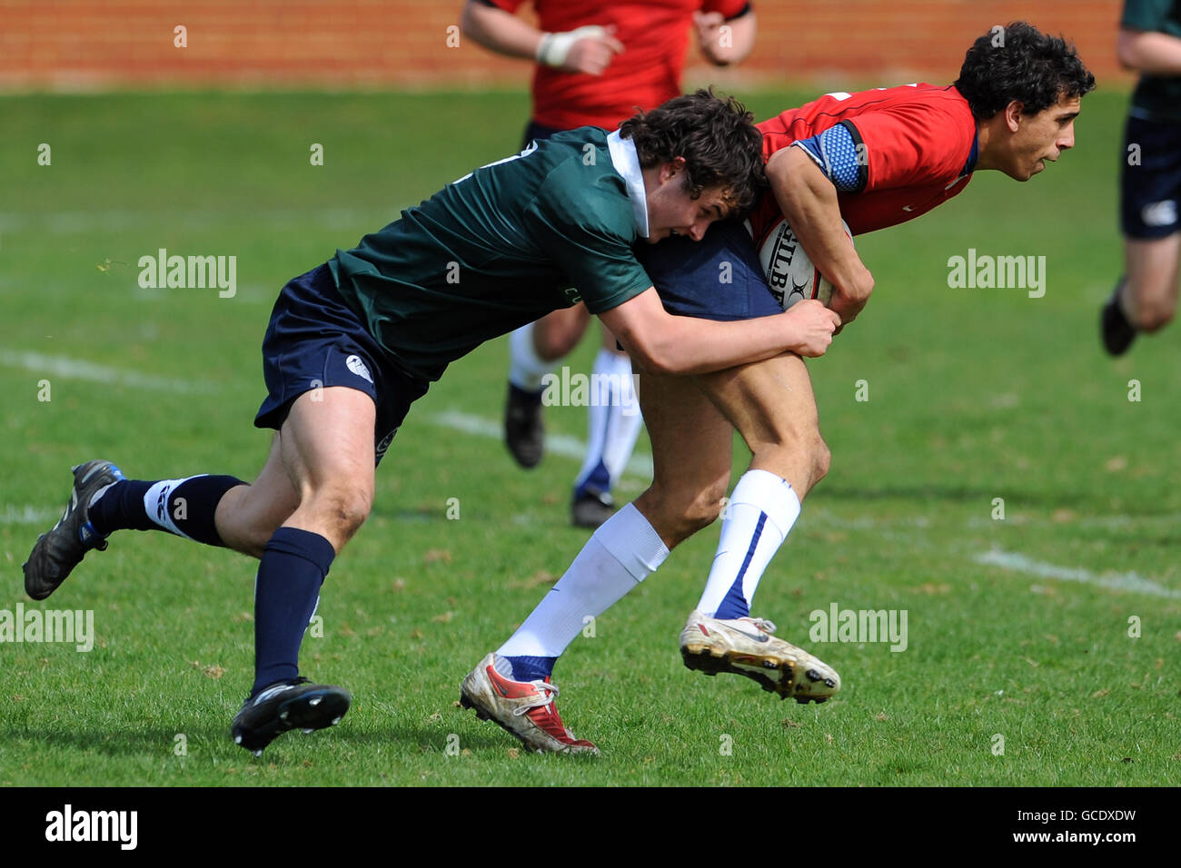 Scotlands chris auld tackles frances hamdoui hi-res stock photography ...