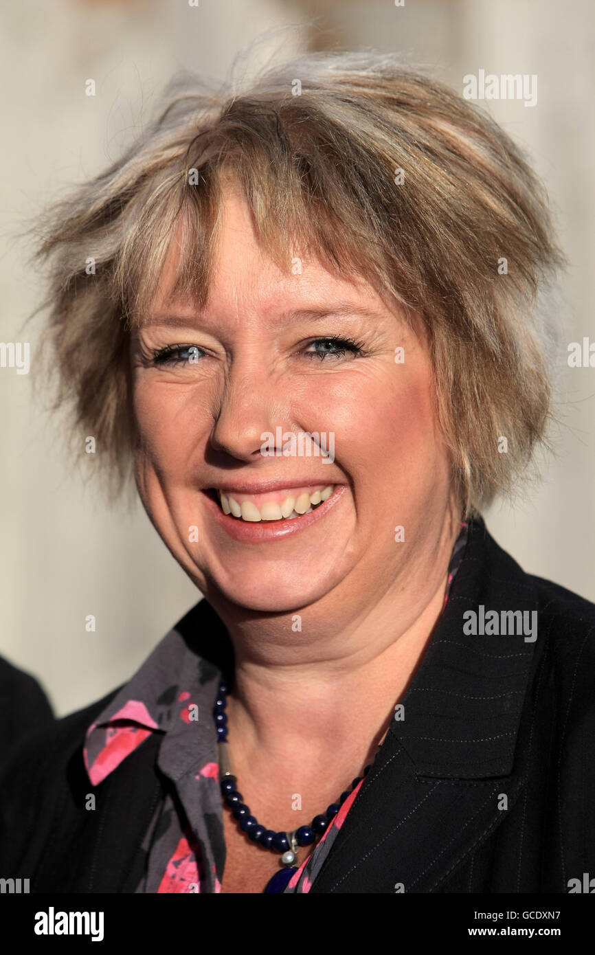 Karen lumley hi-res stock photography and images - Alamy