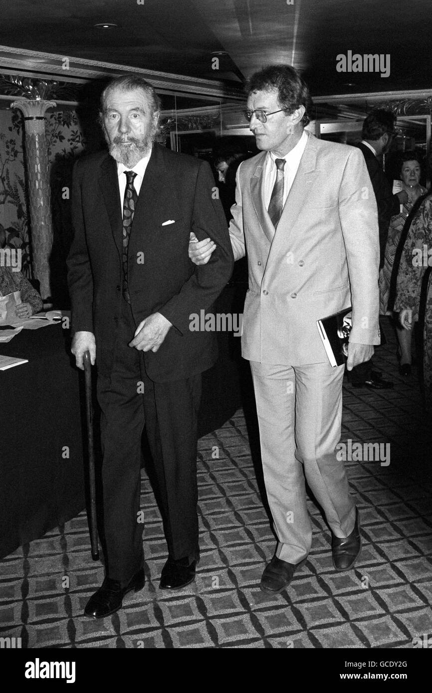 Literature - Sir Michael Redgrave Lunch - Dorchester Hotel Stock Photo ...