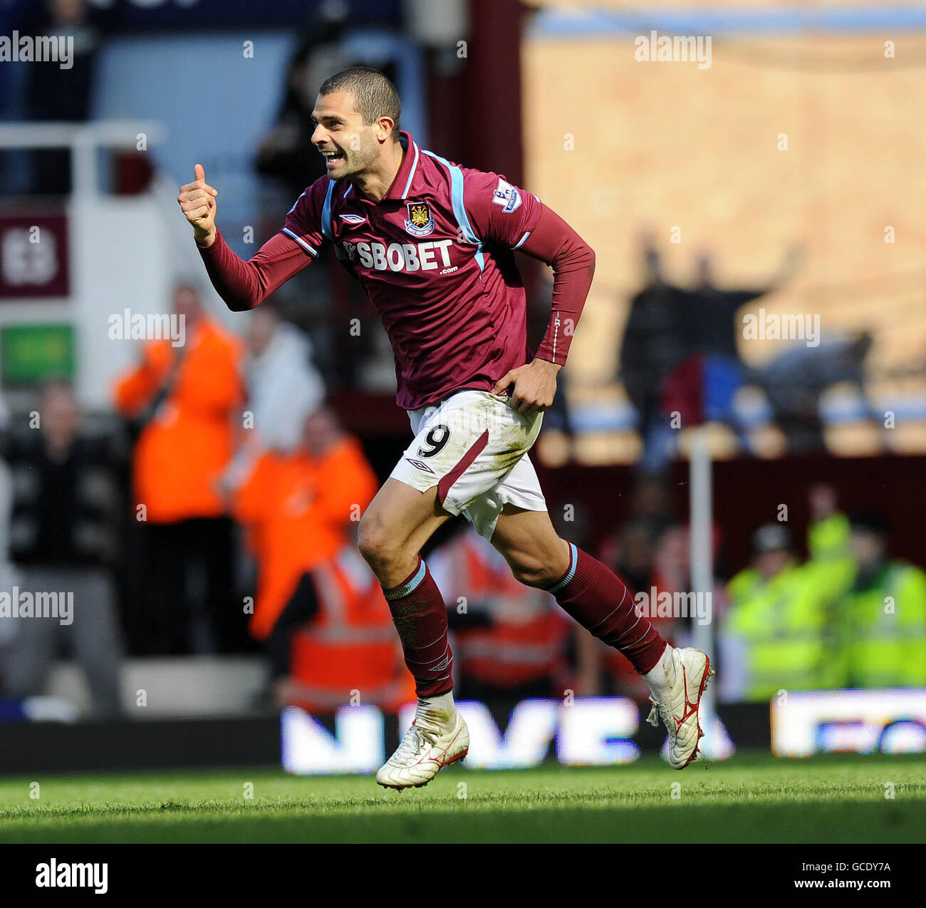 West Ham United's Ilan celebrates scoring opening goal Stock Photo - Alamy