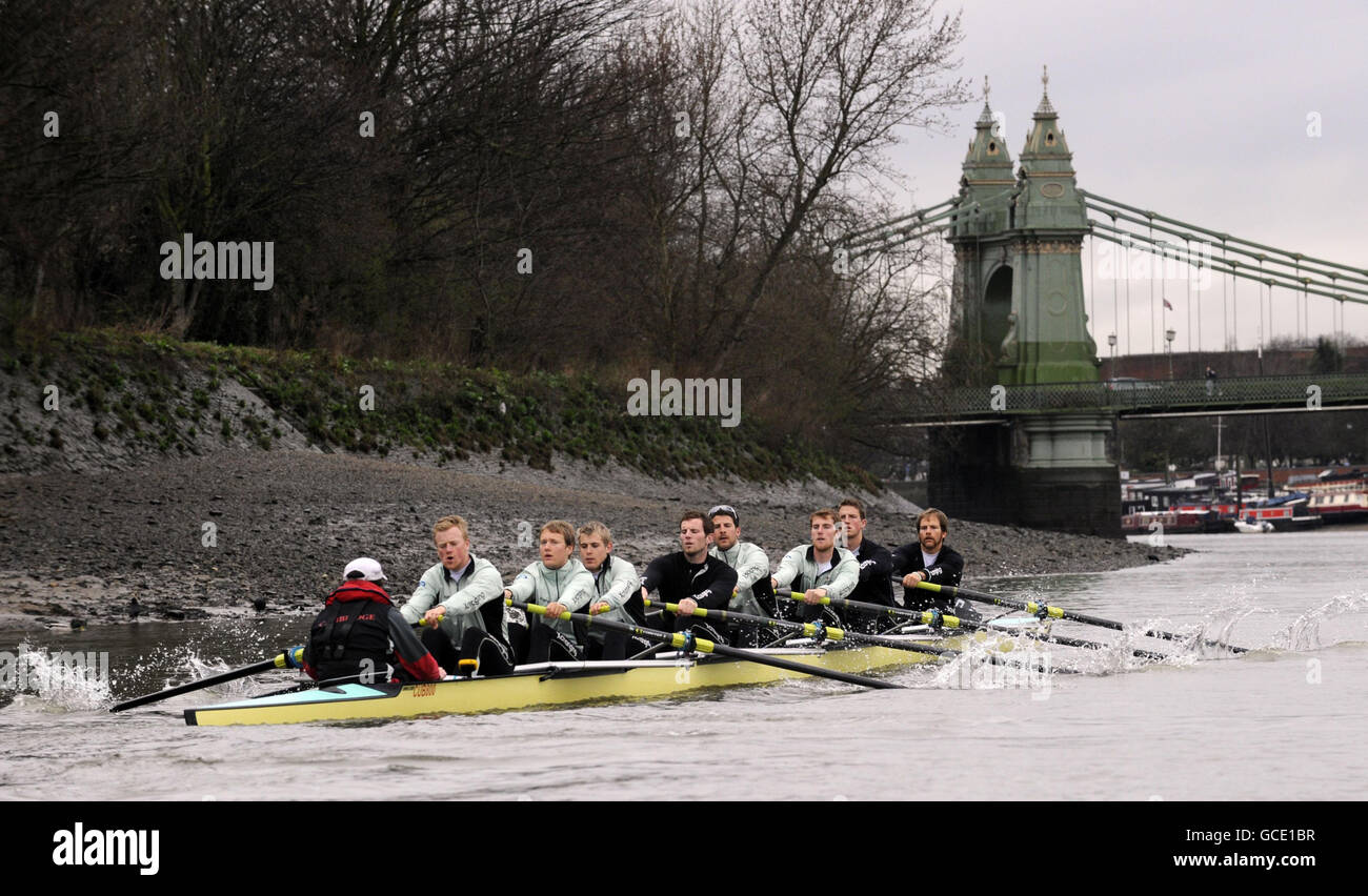 Cambridge Approach Hammersmith Bridge High Resolution Stock Photography ...