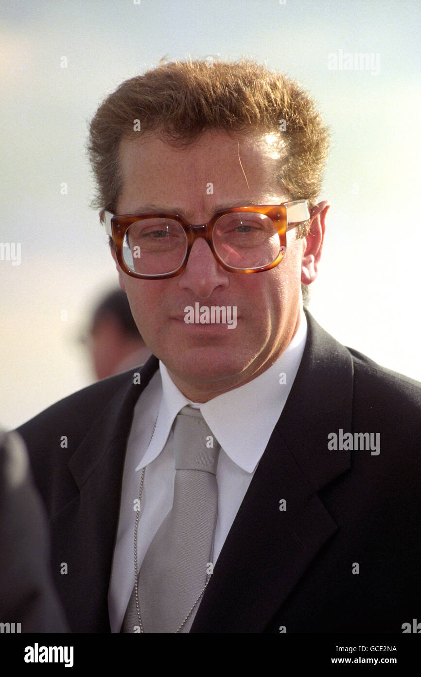 Saatchi advertising hi-res stock photography and images - Alamy