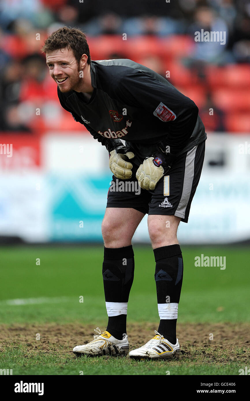 Carlisle united goalkeeper hi-res stock photography and images - Alamy