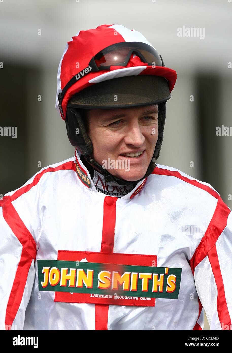 Horse Racing - 2010 John Smith's Grand National - Day Two - Aintree Racecourse Stock Photo - Alamy