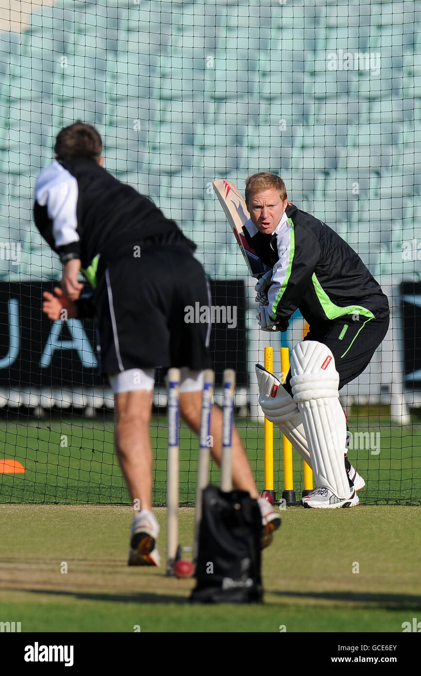 Cricket practice gareth batty hi-res stock photography and images - Alamy