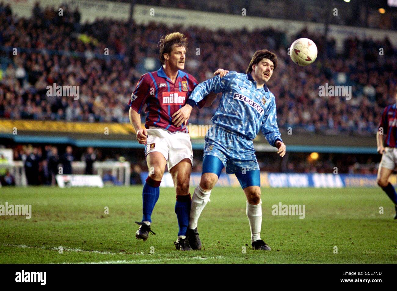 Shaun teale aston villa hi-res stock photography and images - Alamy