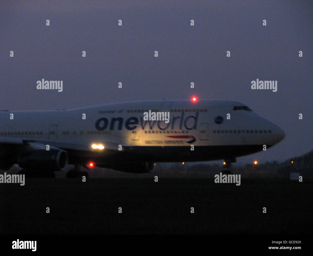 Boeing 747 landing testing hi-res stock photography and images - Alamy