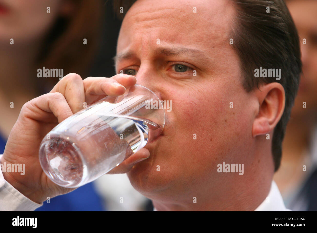 Party leader david cameron drinks hi-res stock photography and images ...