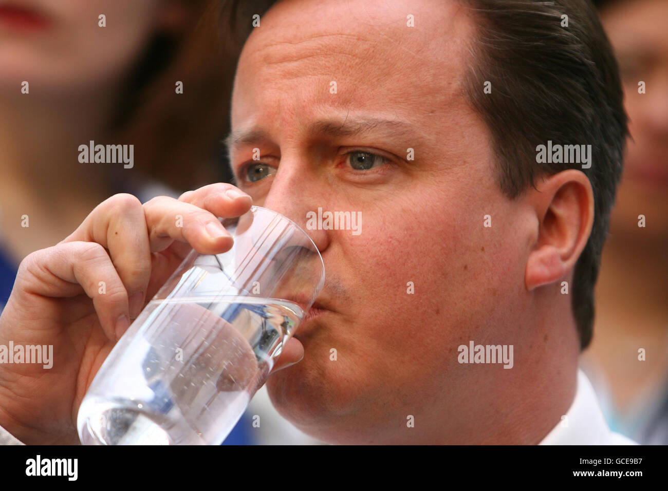 Party leader david cameron drinks hi-res stock photography and images ...