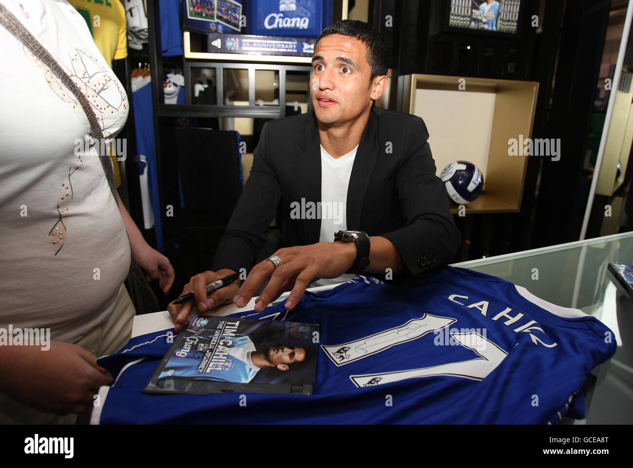 Soccer - Tim Cahill DVD Signing - Everton Two Stock Photo - Alamy