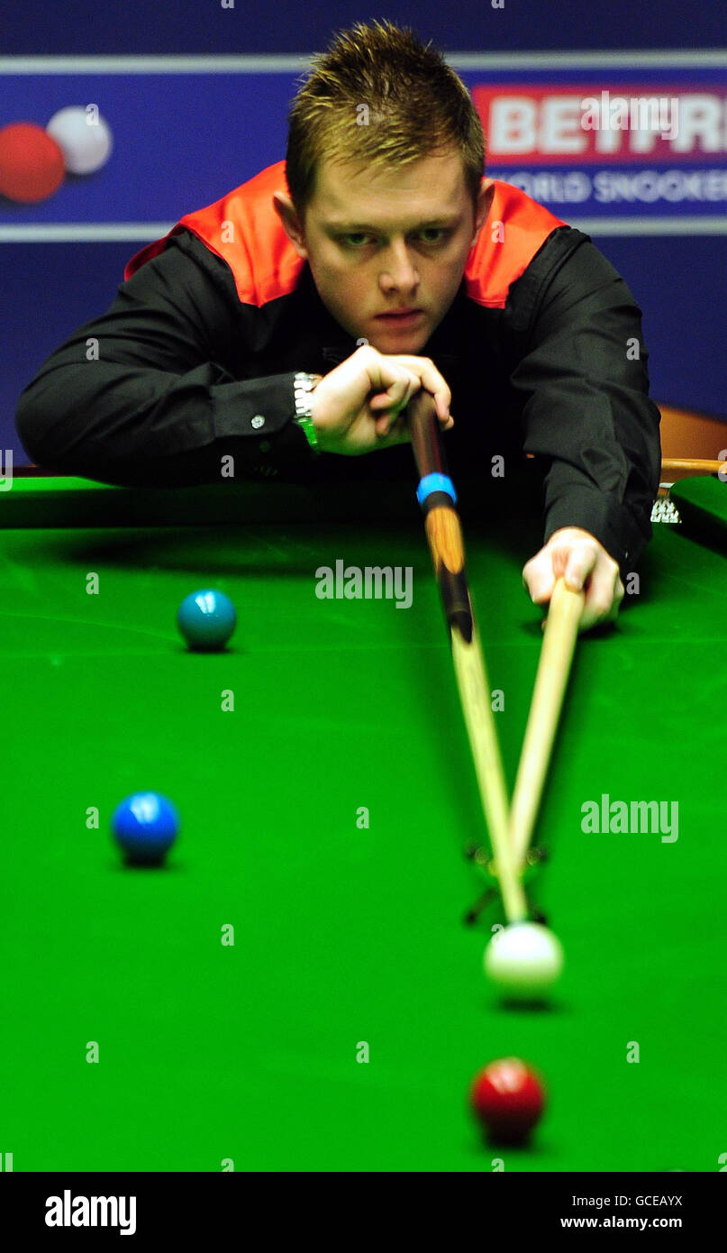 Sport snooker action rest hi-res stock photography and images - Alamy