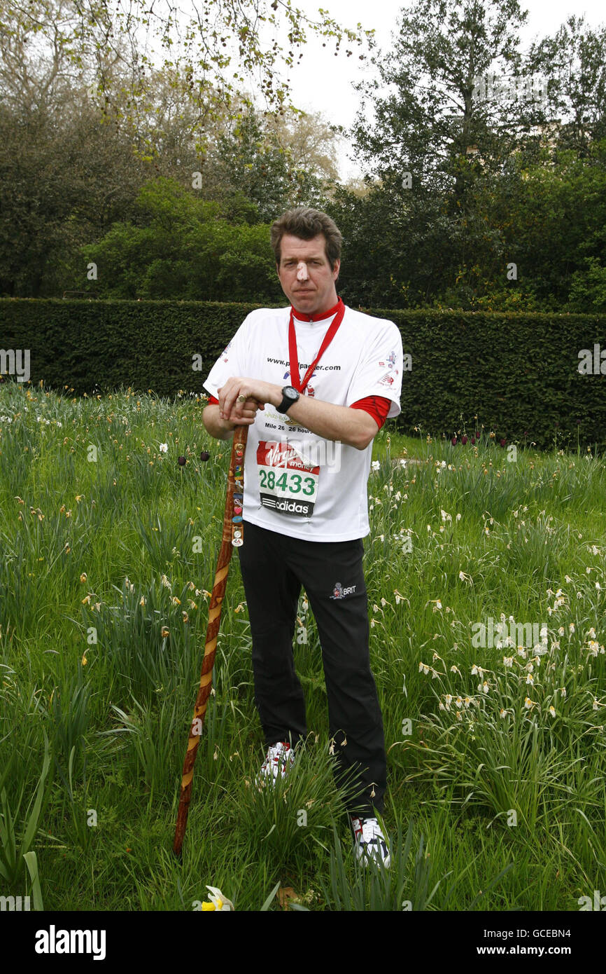 Major Phil Packer completes marathon Stock Photo - Alamy
