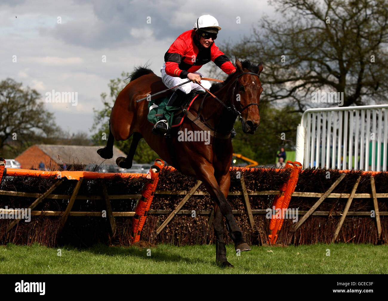 Horse Racing - Towcester Racecourse Stock Photo - Alamy