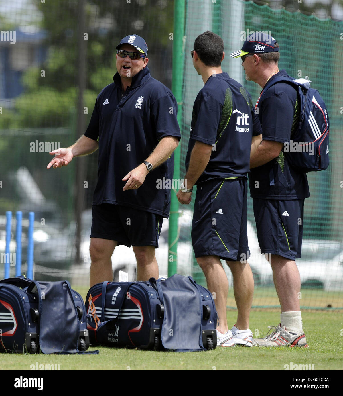 English cricket kit hi-res stock photography and images - Alamy