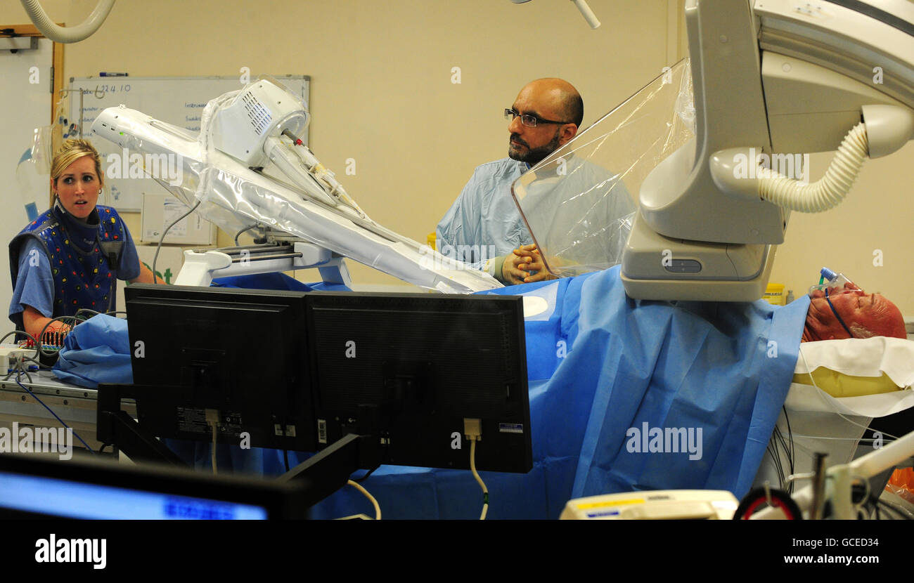 Surgical robot arm hi-res stock photography and images - Alamy