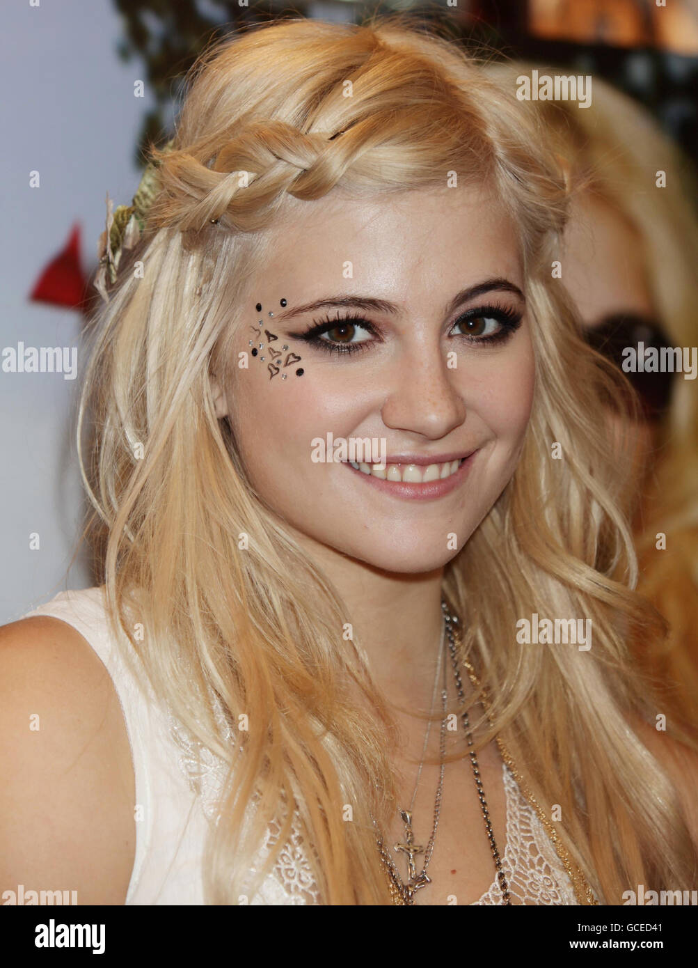 Pixie Lott Launches New Collection for Lipsy - London Stock Photo - Alamy