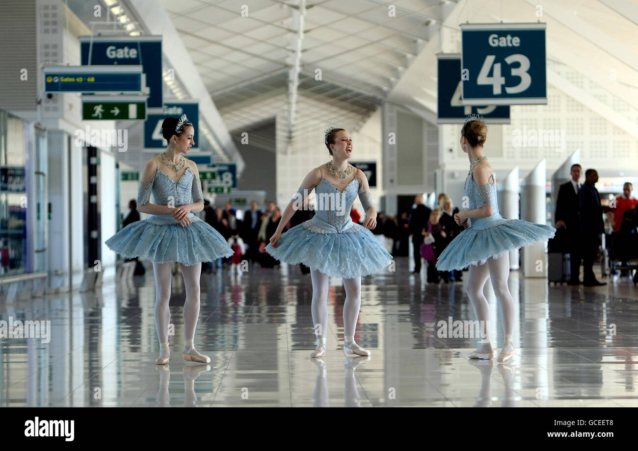 Birmingham Royal Ballet dancers Laura Davenport, Jade Hewsen and Laura ...