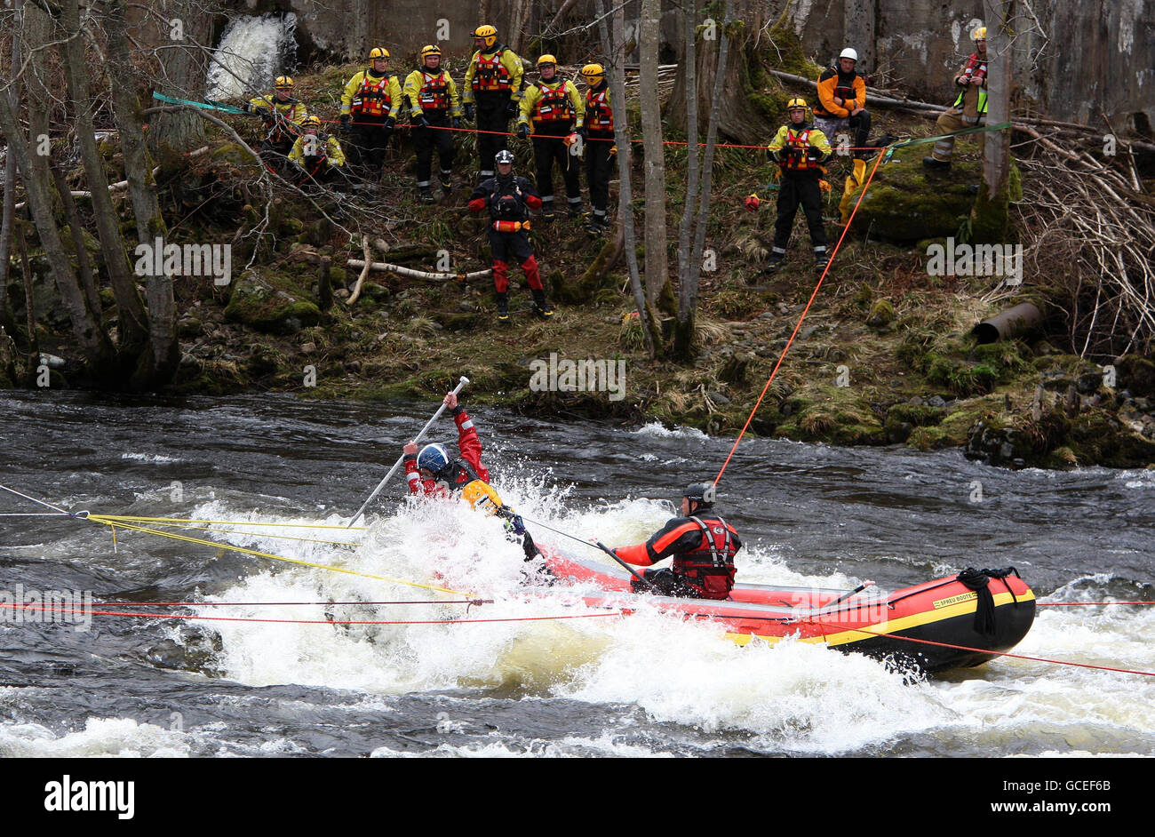Trapped under rocks hi-res stock photography and images - Alamy