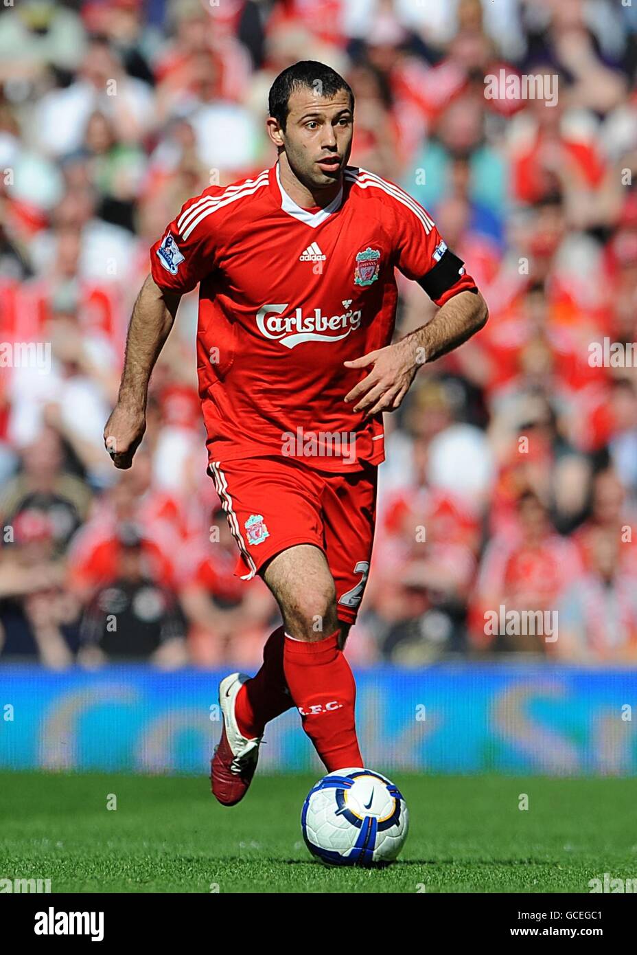 Javier mascherano liverpool hi-res stock photography and images - Alamy