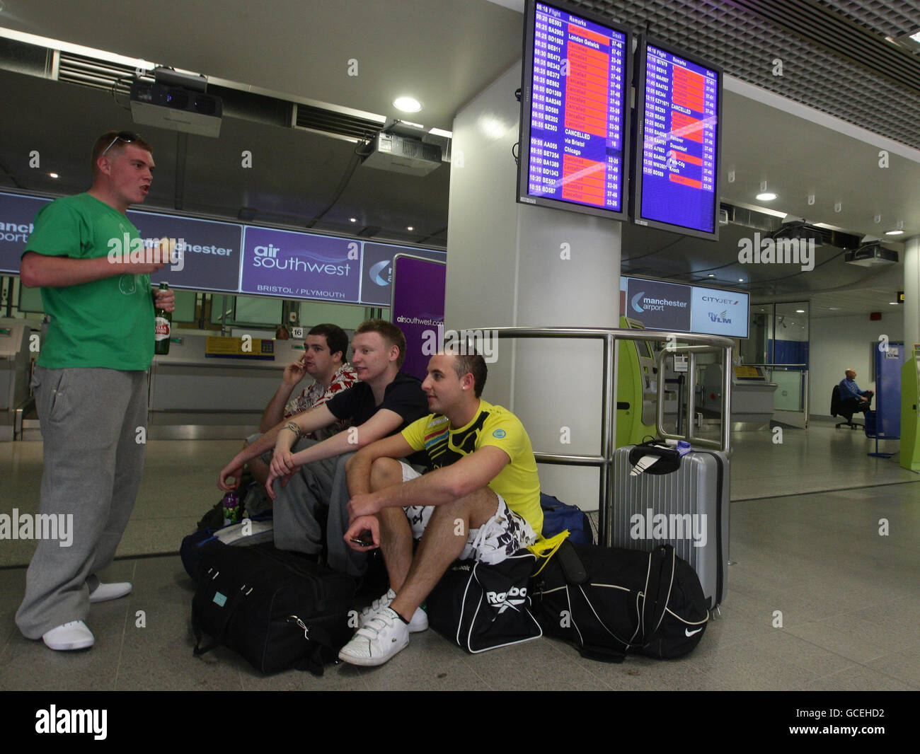 Manchester airport terminal 3 hi-res stock photography and images - Alamy
