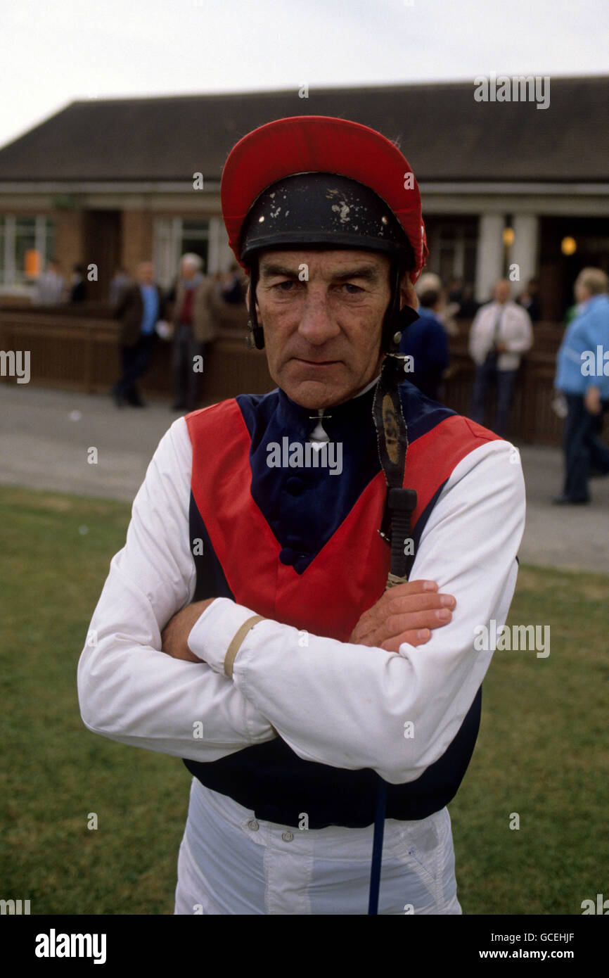 Horse Racing - Lingfield. Greville Starkey, jockey Stock Photo - Alamy
