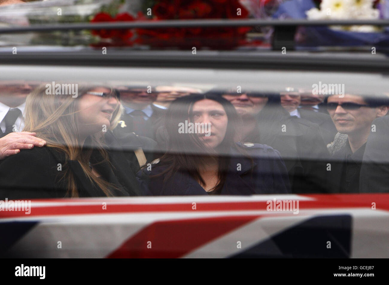 Kelly Forrest (centre), the pregnant fiancee of Fusilier Jonathan ...