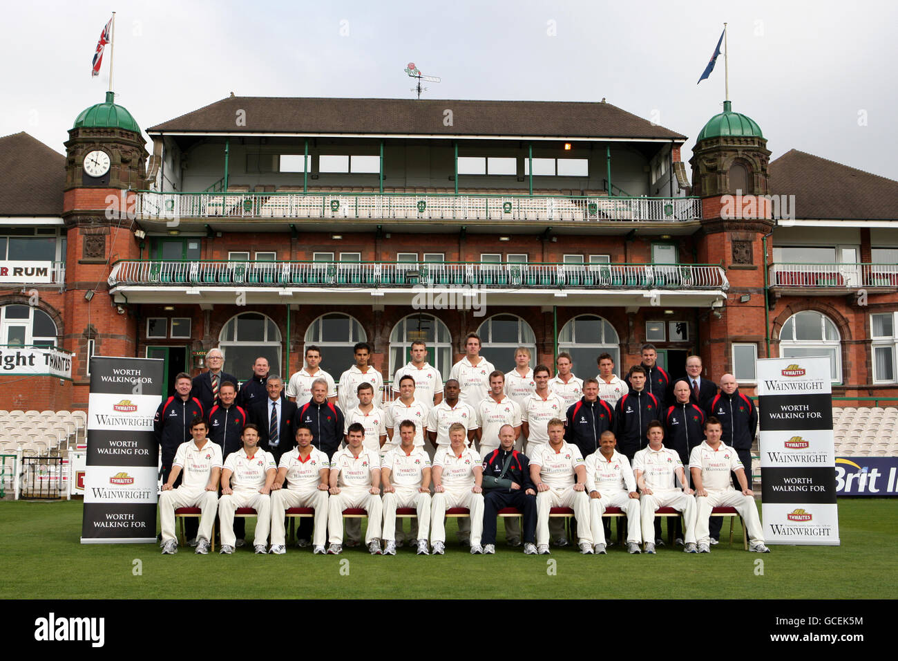 Lancashire county cricket club team group hi-res stock photography and ...