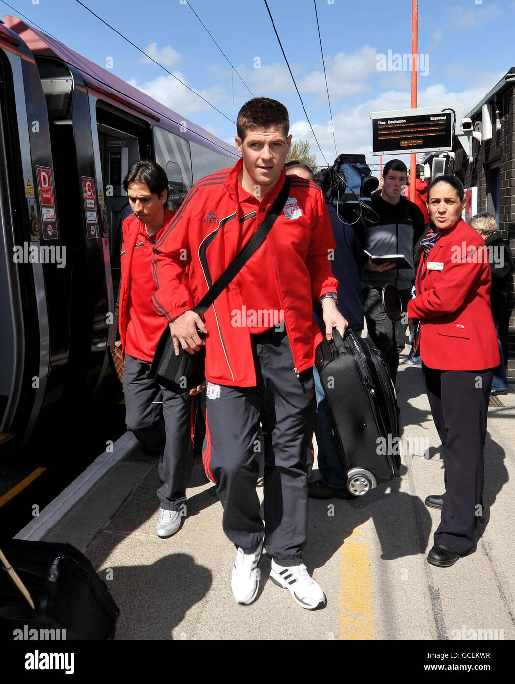 Soccer - Liverpool Board Train - Runcorn Train Station Stock Photo - Alamy