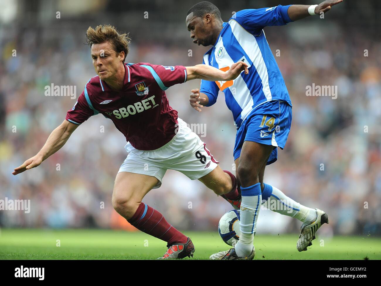 Wigan athletics charles nzogbia hi-res stock photography and images - Alamy
