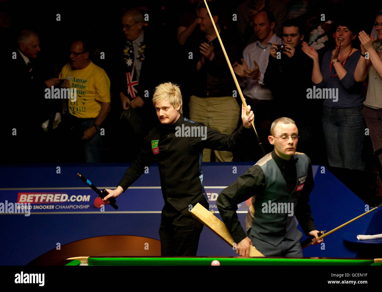 Crucible snooker fans hi-res stock photography and images - Alamy