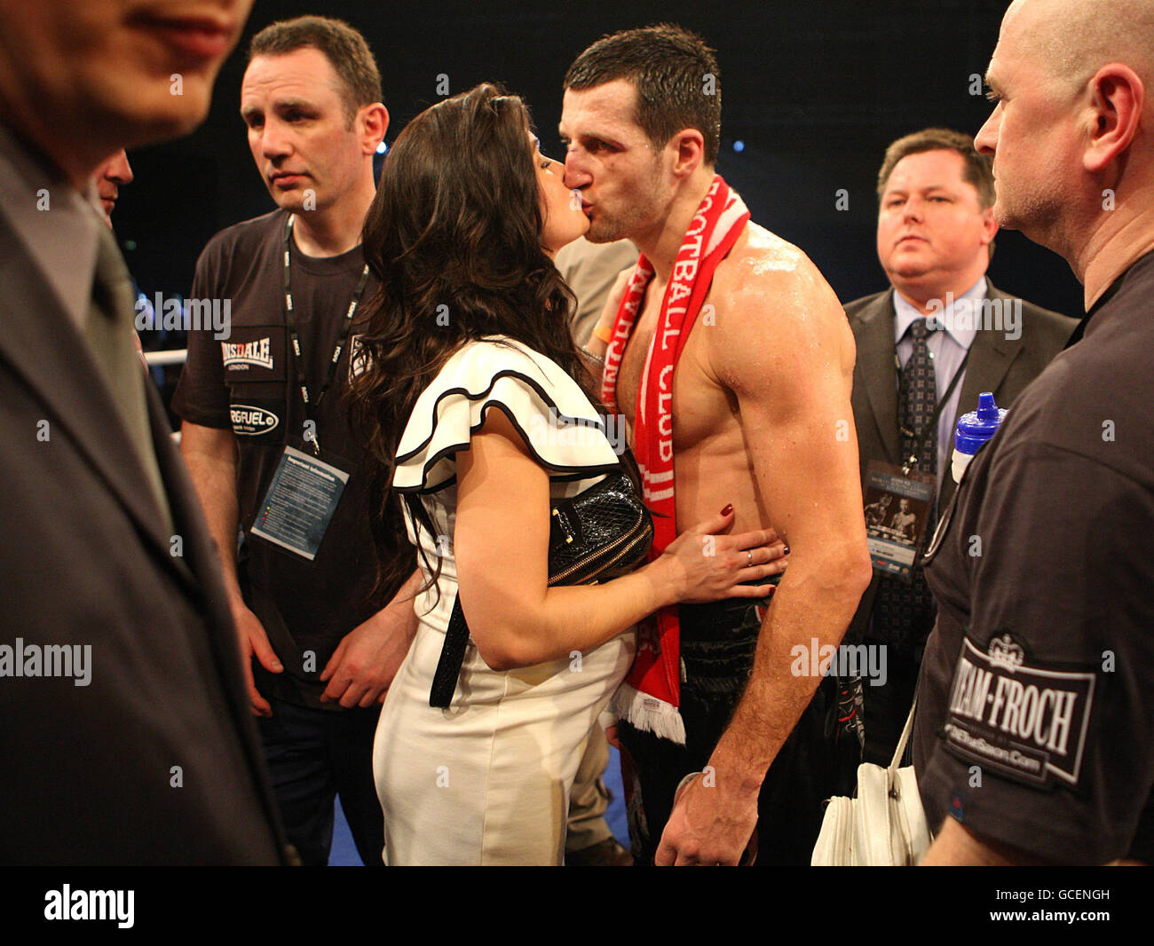 Carl froch receives a kiss from girlfriend rachael cordingley hi-res ...