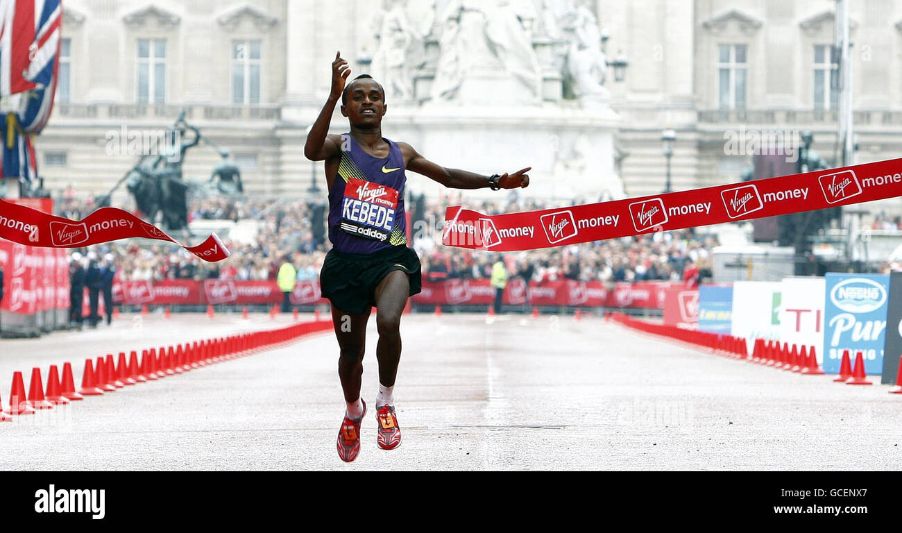 Marathon finish line tape hi-res stock photography and images - Alamy