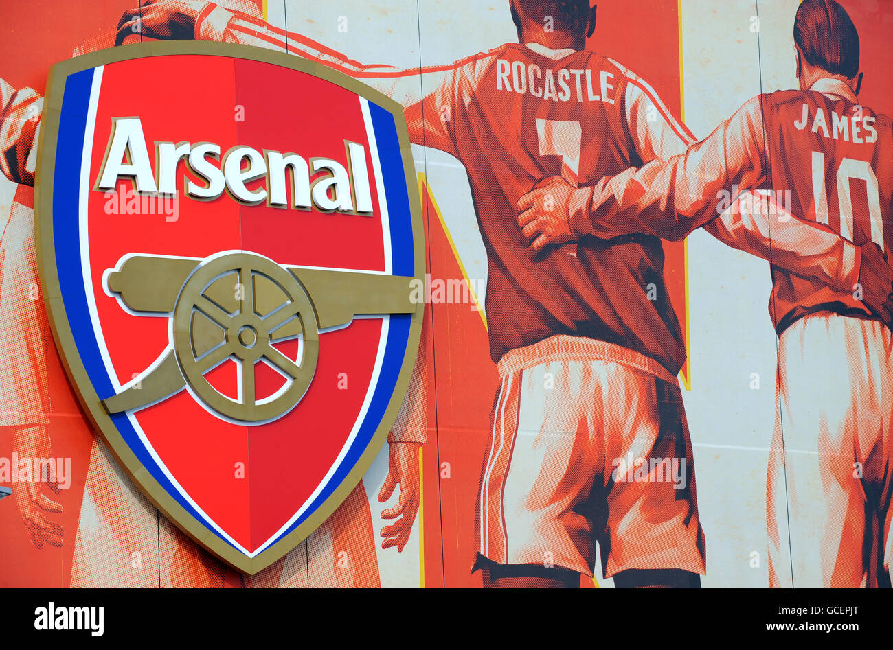 Arsenal badge football hi-res stock photography and images - Alamy