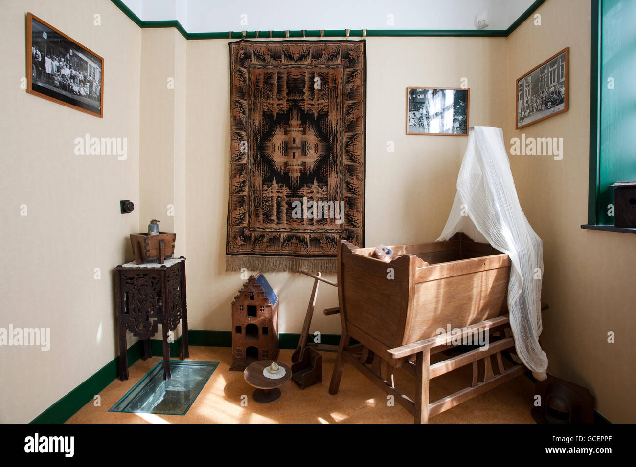 Working class apartments hi-res stock photography and images - Alamy