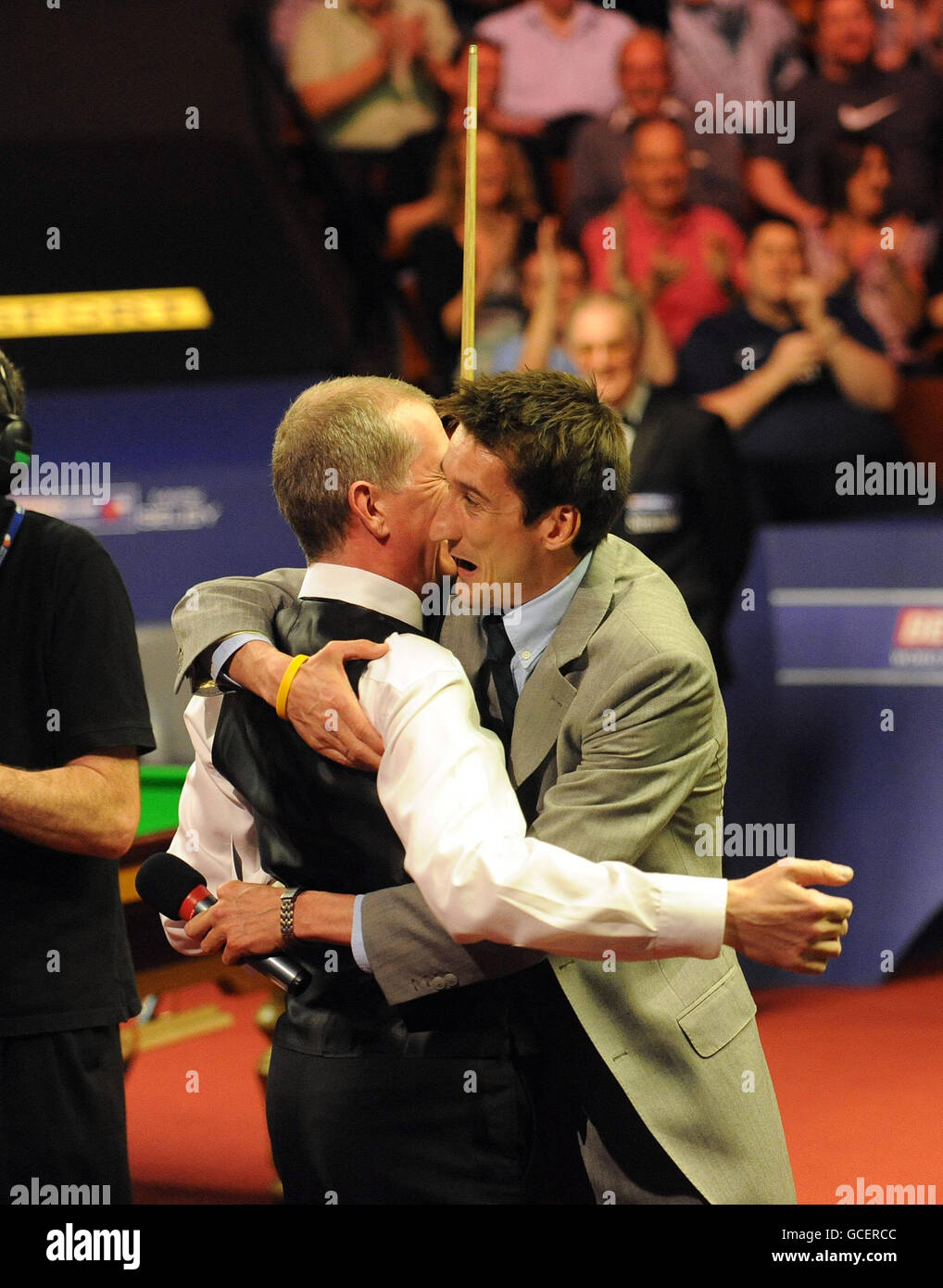 Snooker presenter hi-res stock photography and images - Alamy