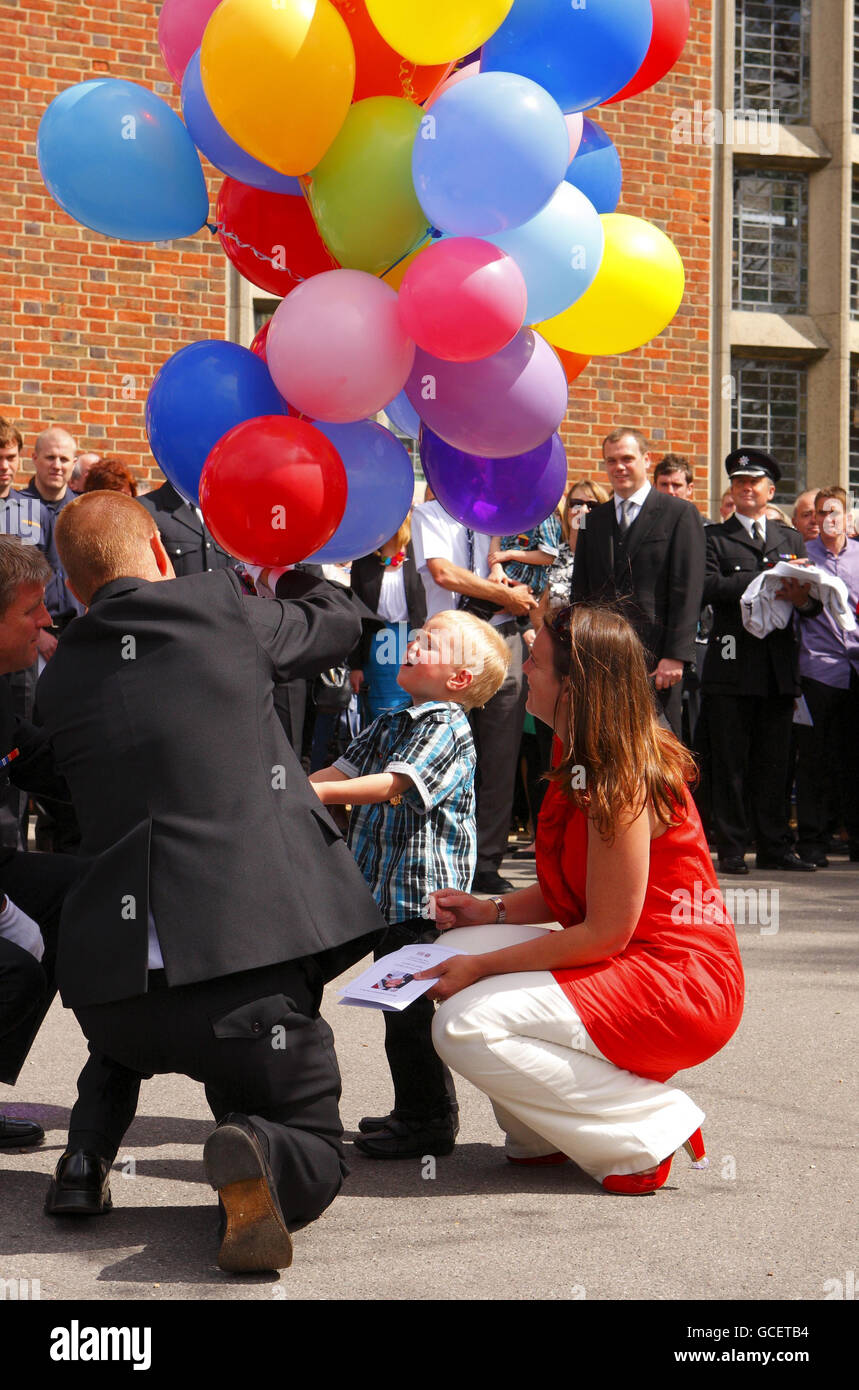 Four year old Ruben Shears and his mother Clara release 100 balloons at ...