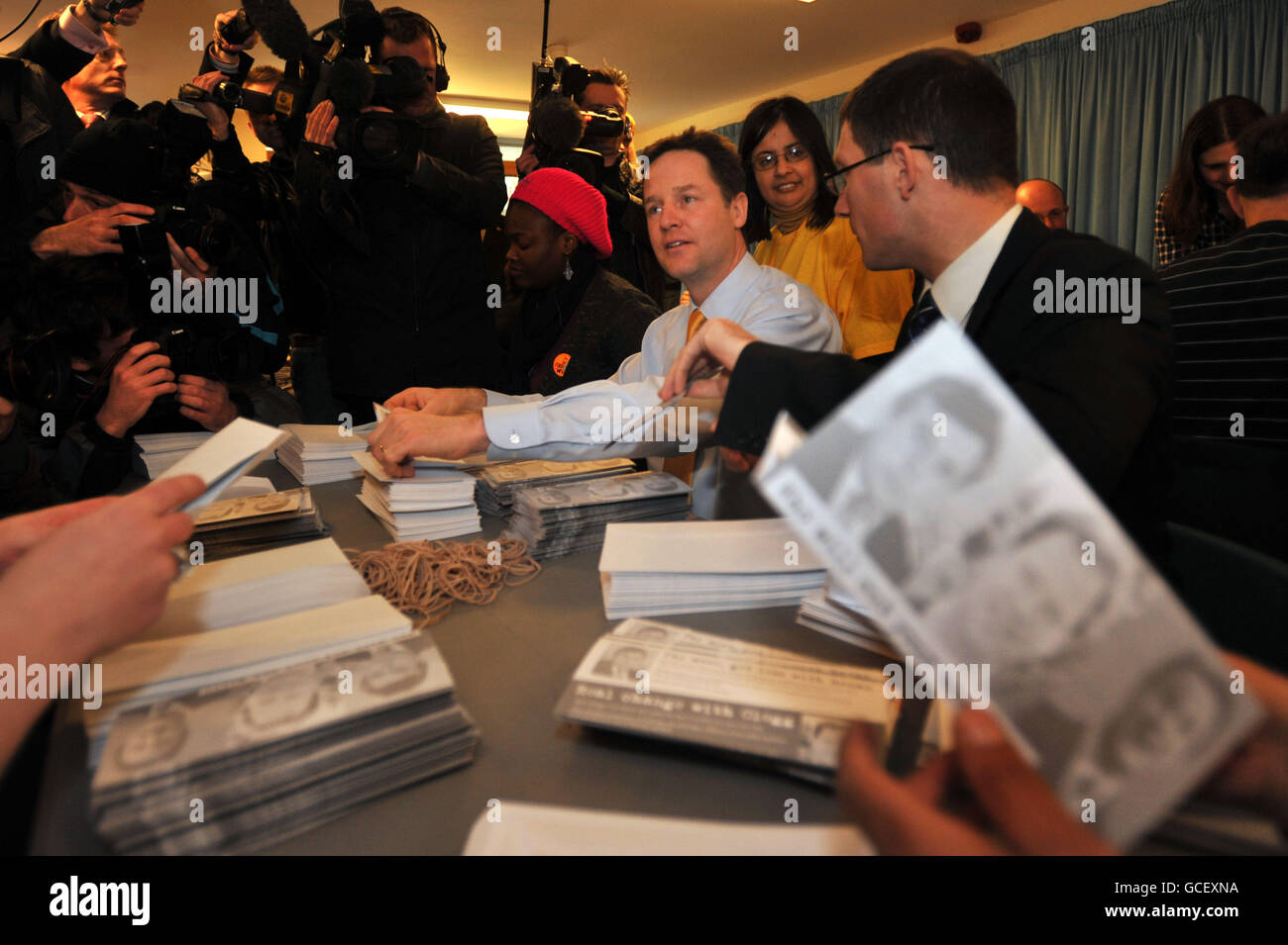 Liberal democrats election battle bus hi-res stock photography and ...