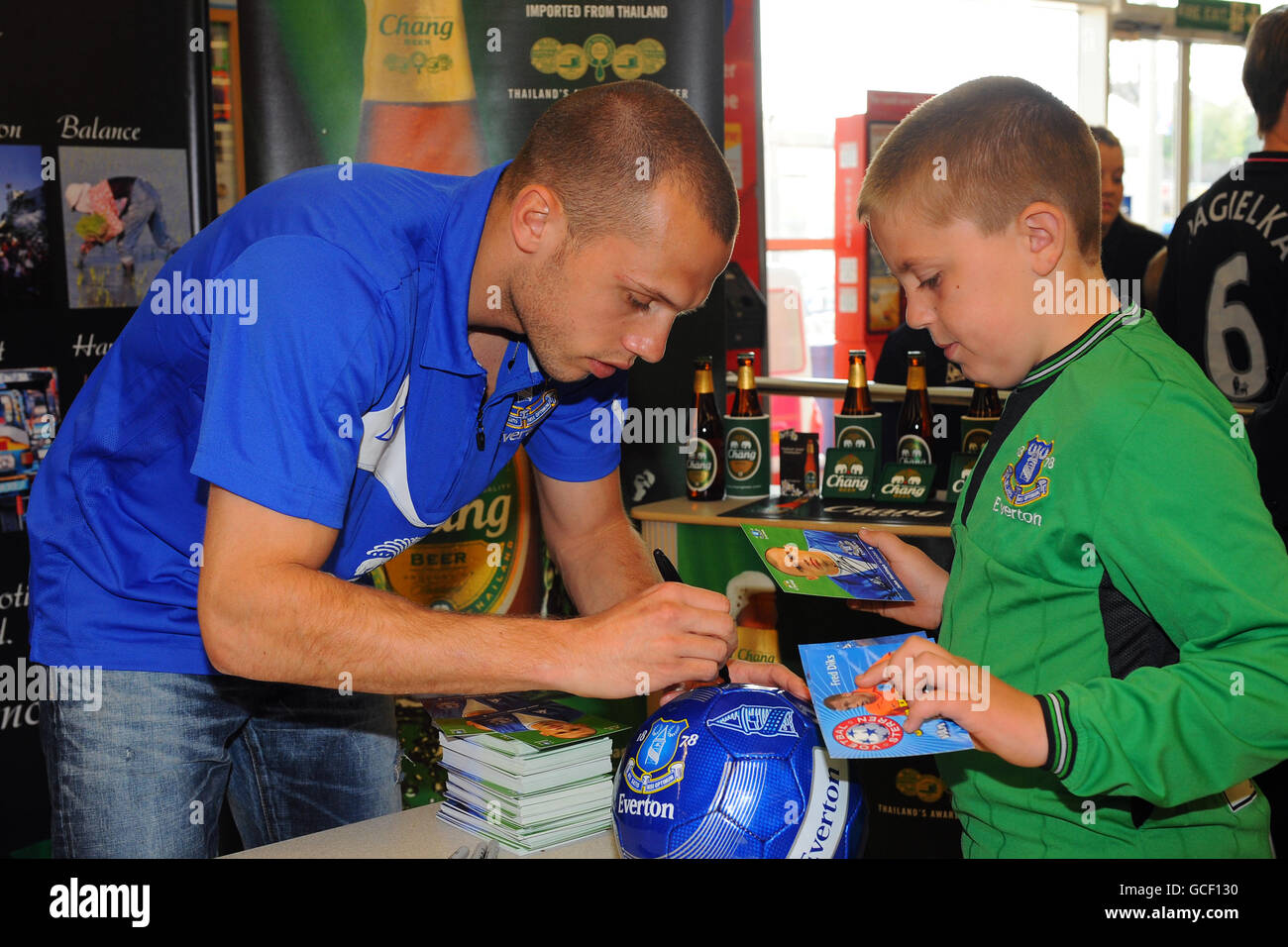 Everton signing session hi-res stock photography and images - Alamy