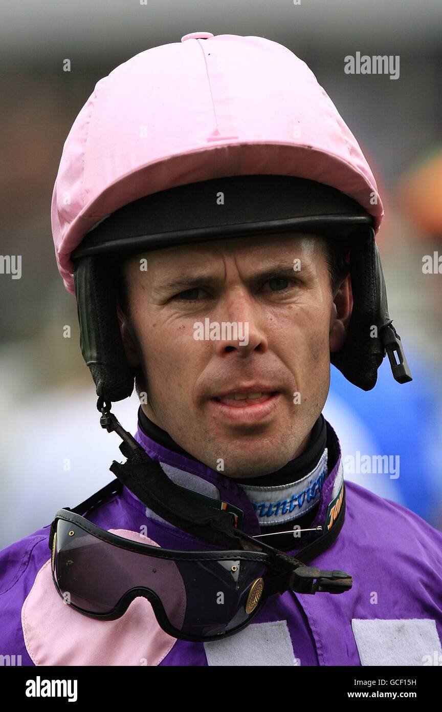 Horse Racing - 2010 John Smith's Grand National - Day Two - Aintree ...