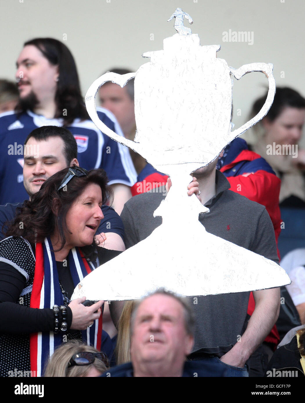 Football fans shout in the stands hi-res stock photography and images ...