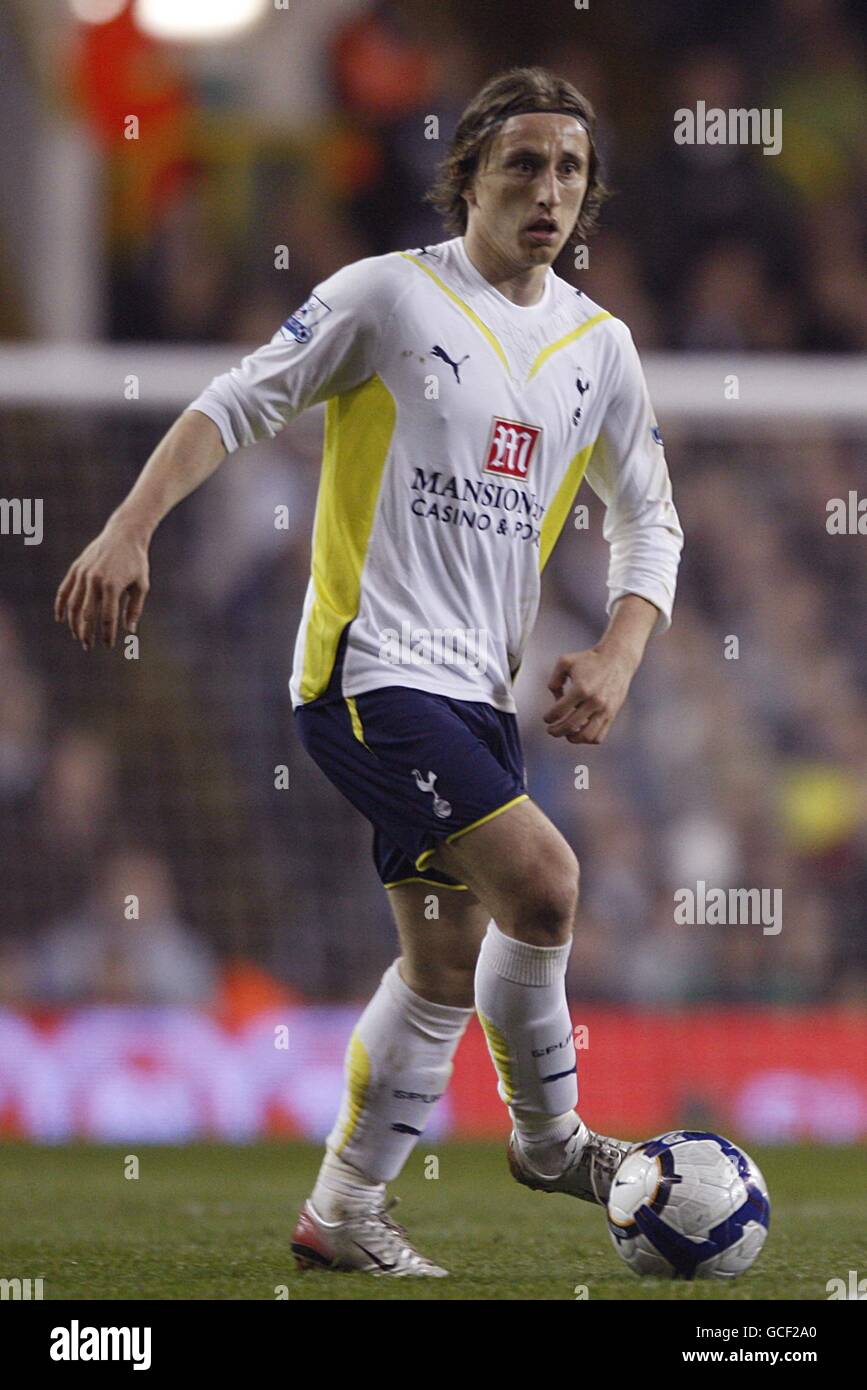 Luka modric tottenham hi-res stock photography and images - Alamy