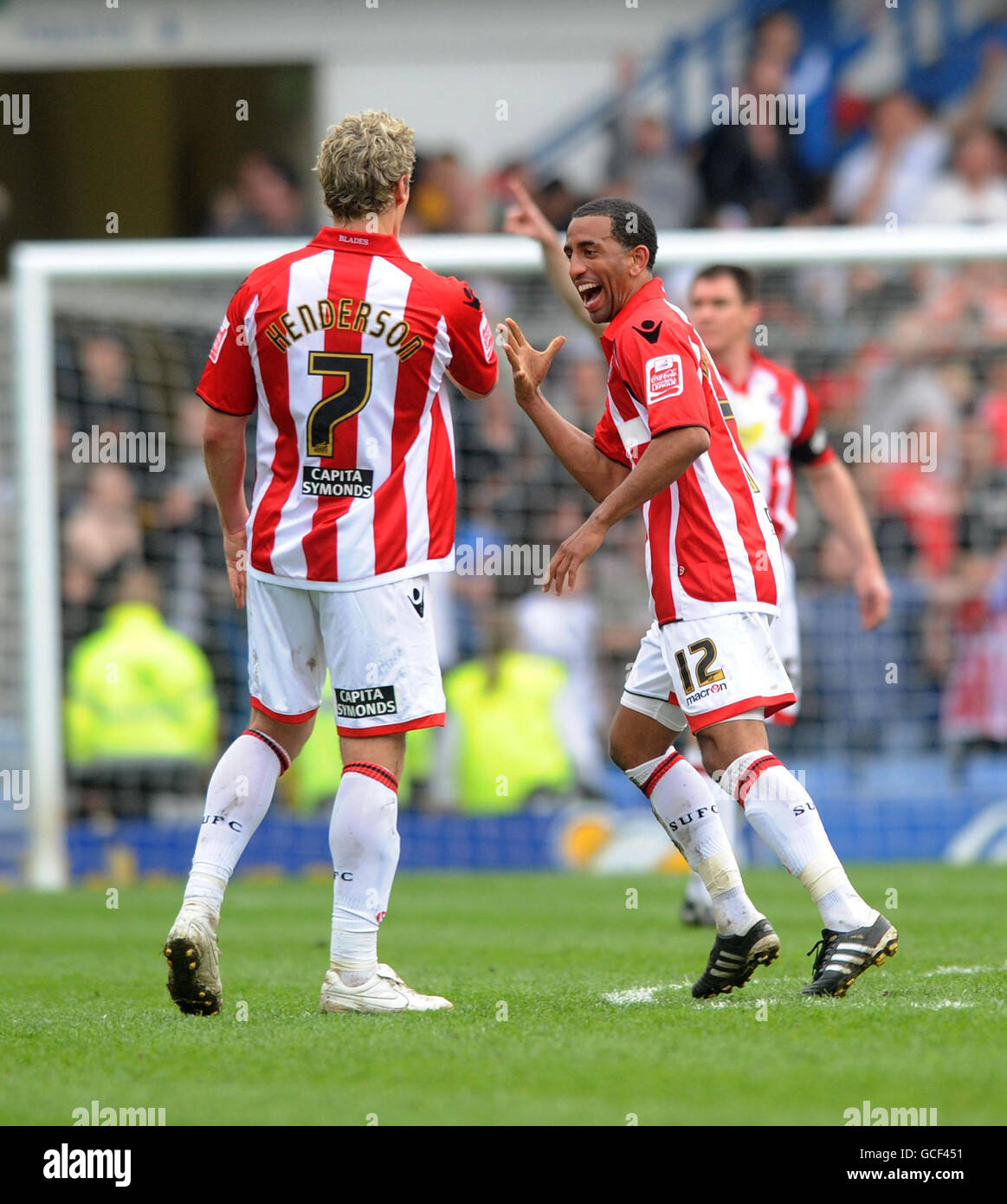 Sheffield United's Lee Williamson (right) celebrates his goal with ...