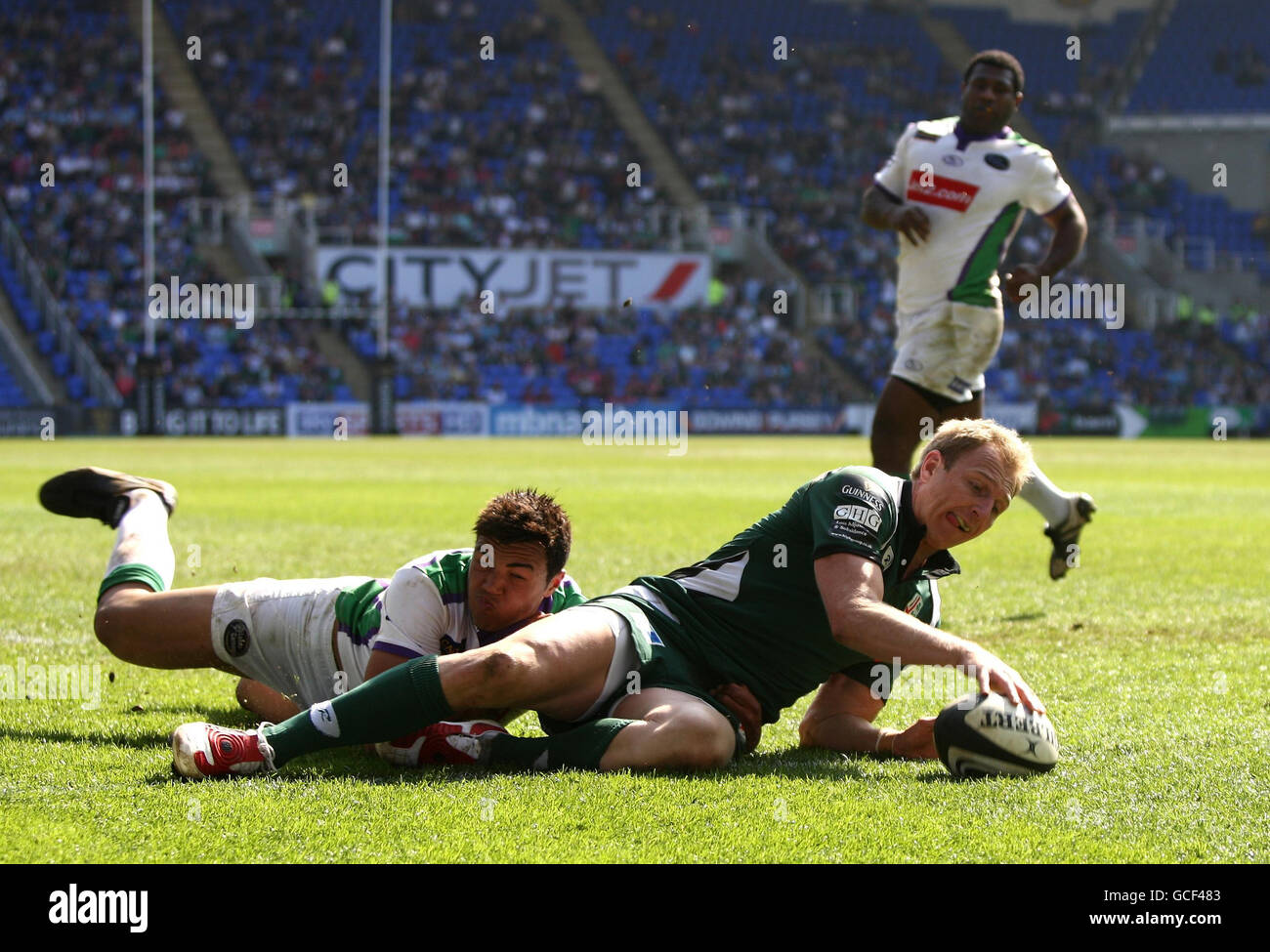 Rugby union guinness premership london irish leeds carnegie madejski ...