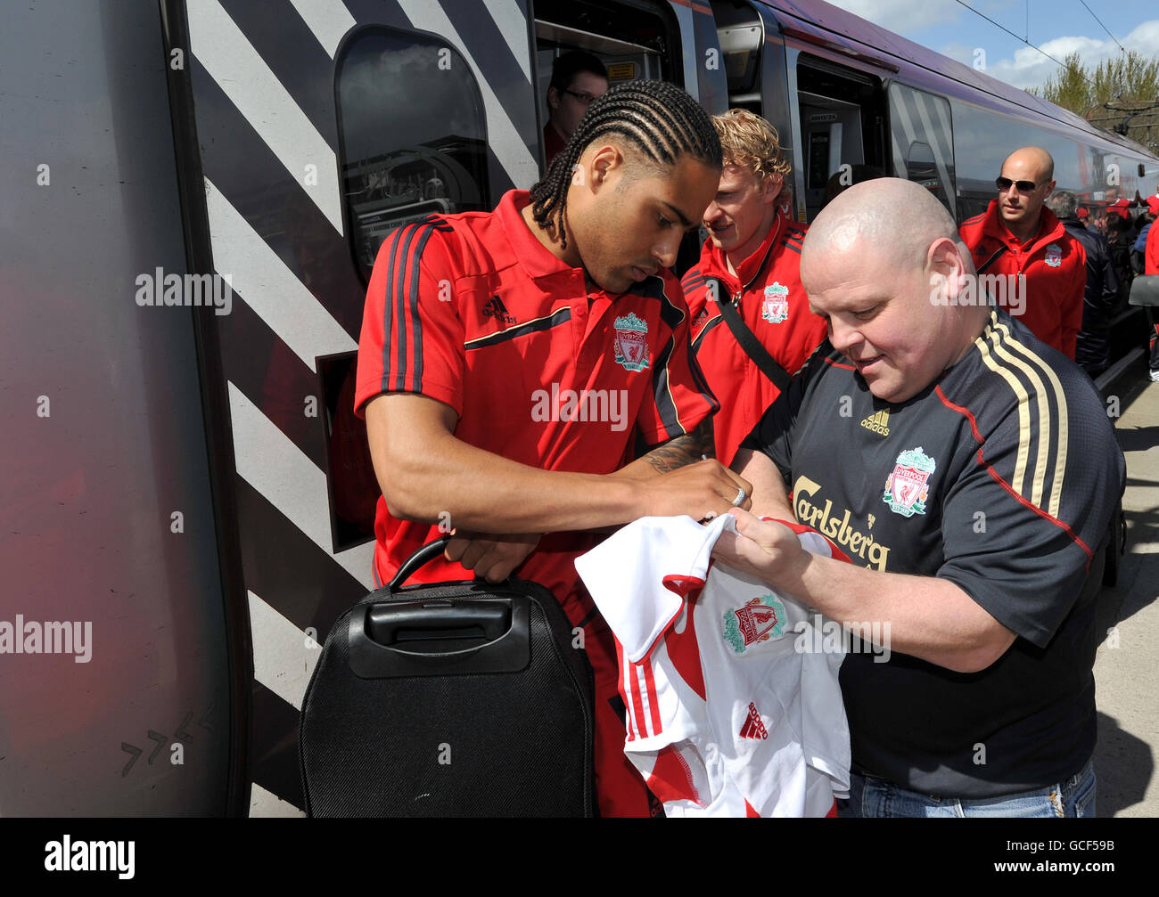 Runcorn train station hi-res stock photography and images - Alamy