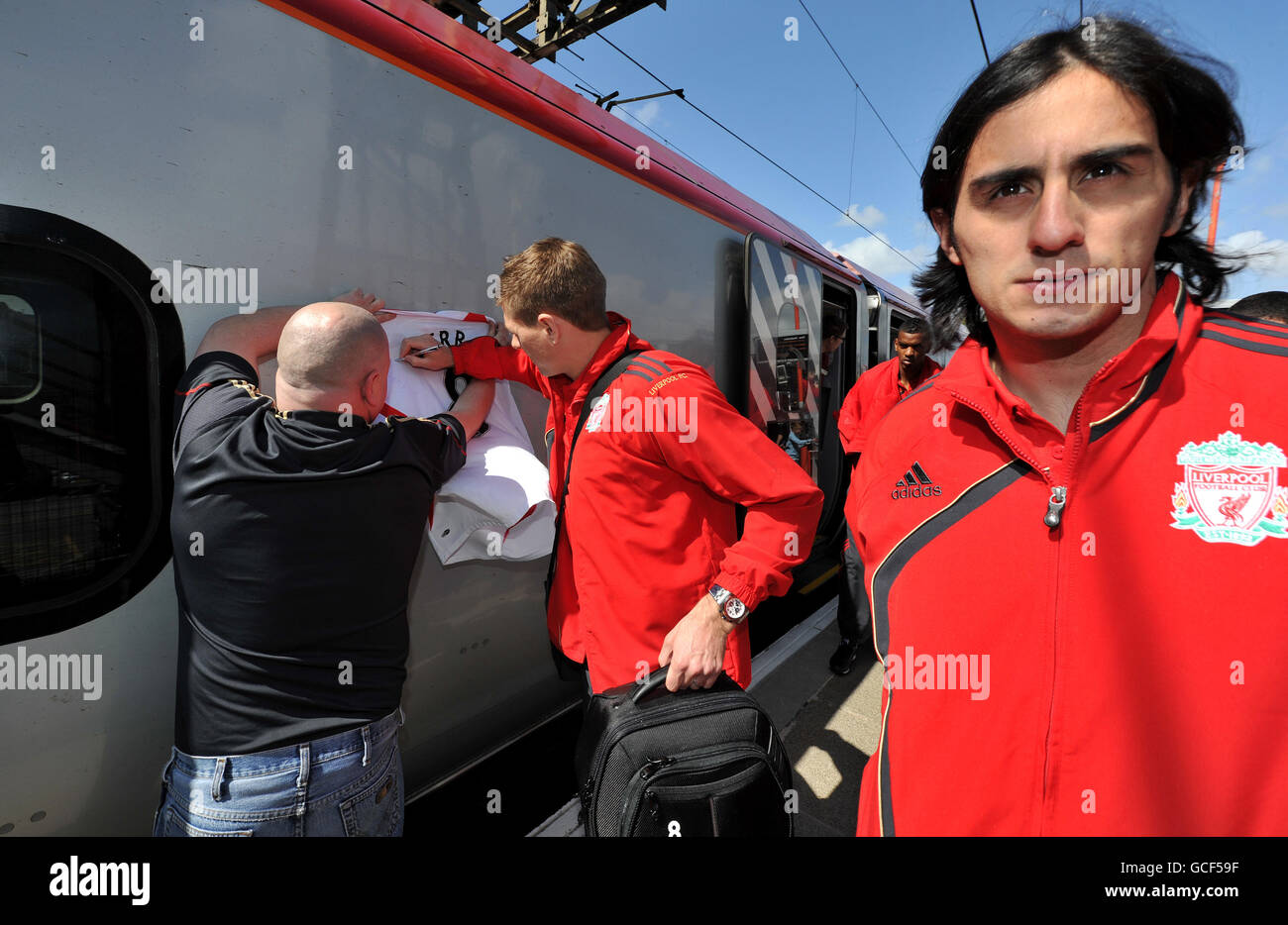 Soccer - Liverpool Board Train - Runcorn Train Station Stock Photo - Alamy