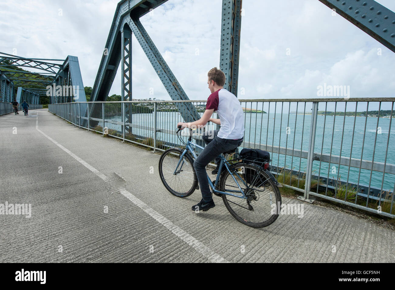 Cycling on the Camel Trail in Cornwall Stock Photo - Alamy