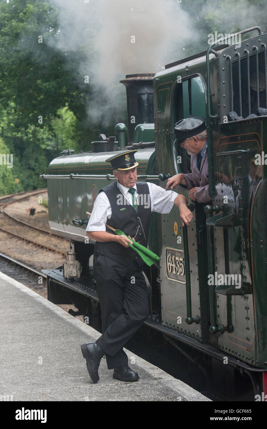 A traditional steam train in the Cornish countryside Stock Photo - Alamy