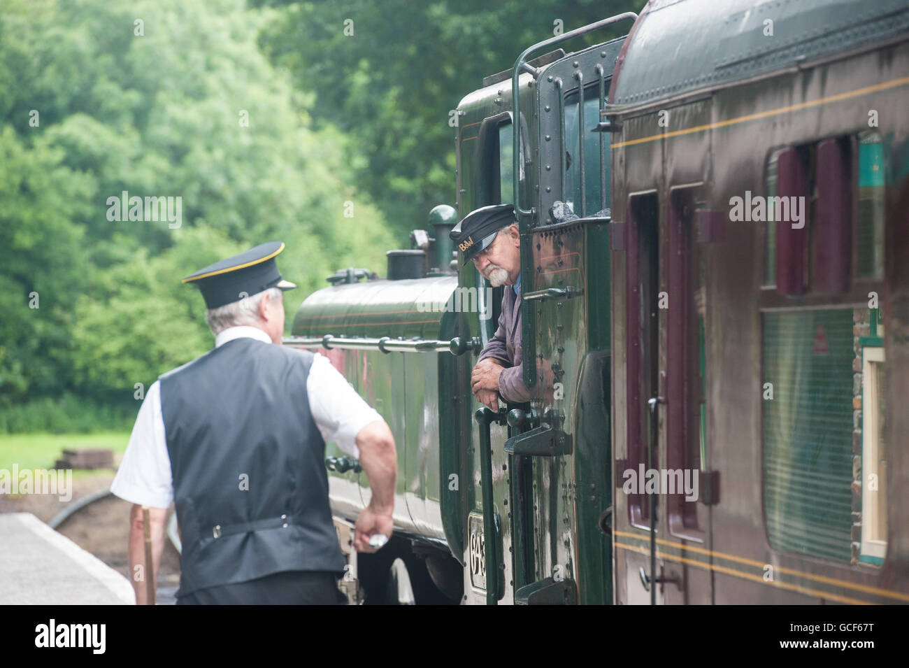 A traditional steam train in the Cornish countryside Stock Photo - Alamy