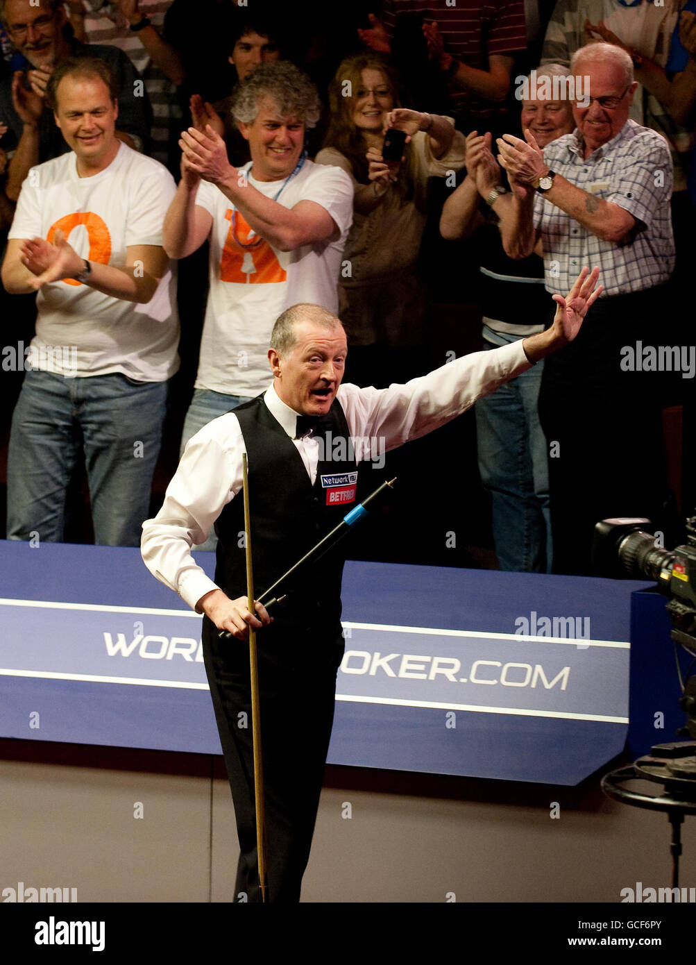 Crucible snooker fans hi-res stock photography and images - Alamy