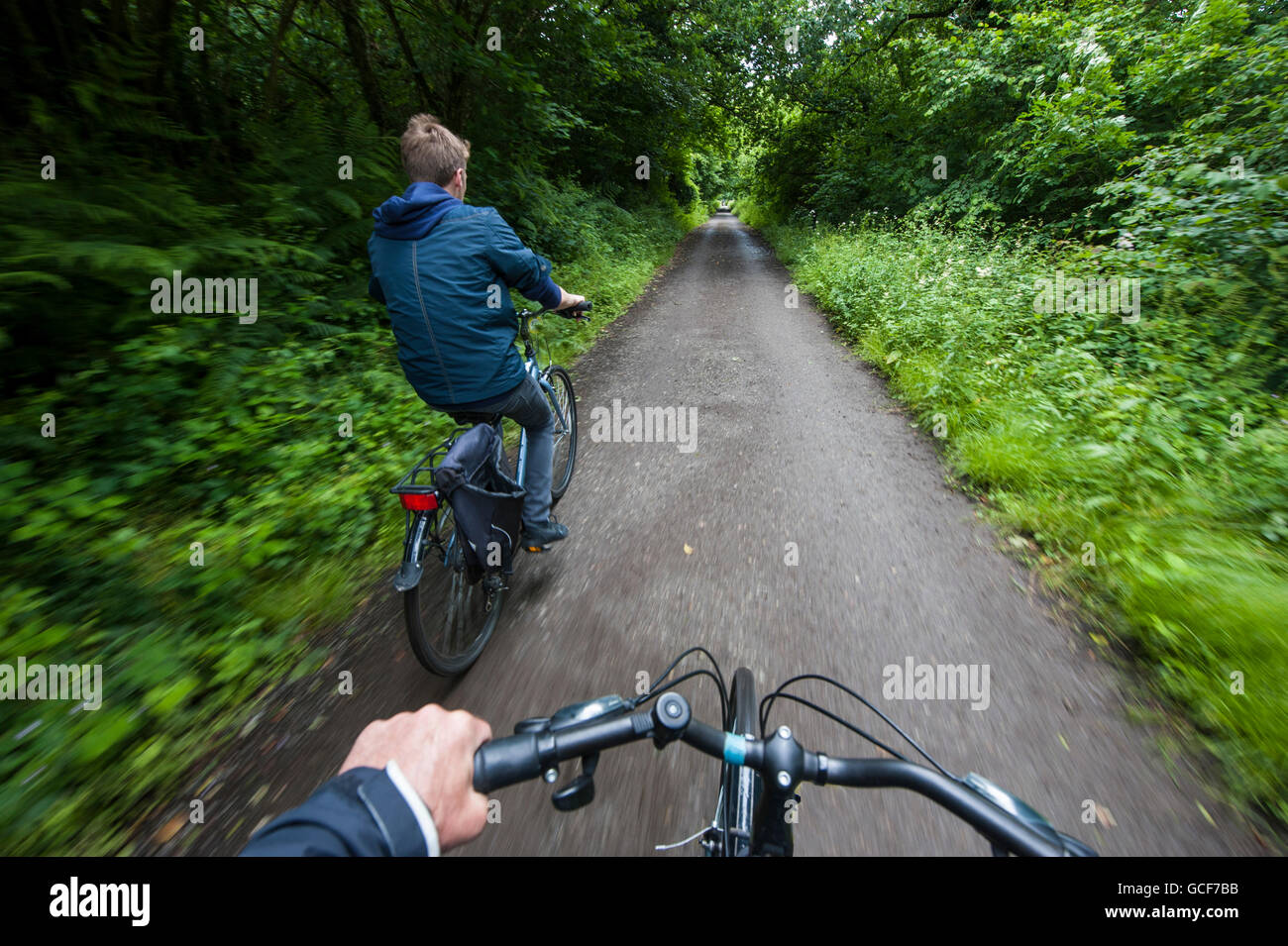 Cycling on the Camel Trail in Cornwall Stock Photo - Alamy